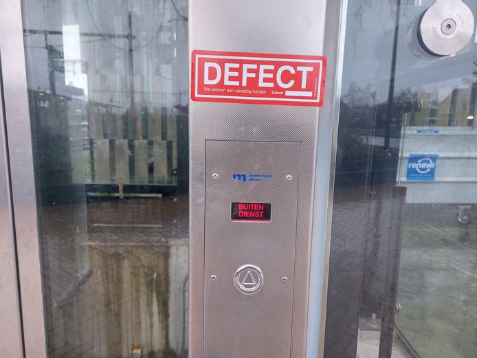 Weer gaat het mis op station Dieren, bijna alle liften zijn stuk: ‘Kom ...