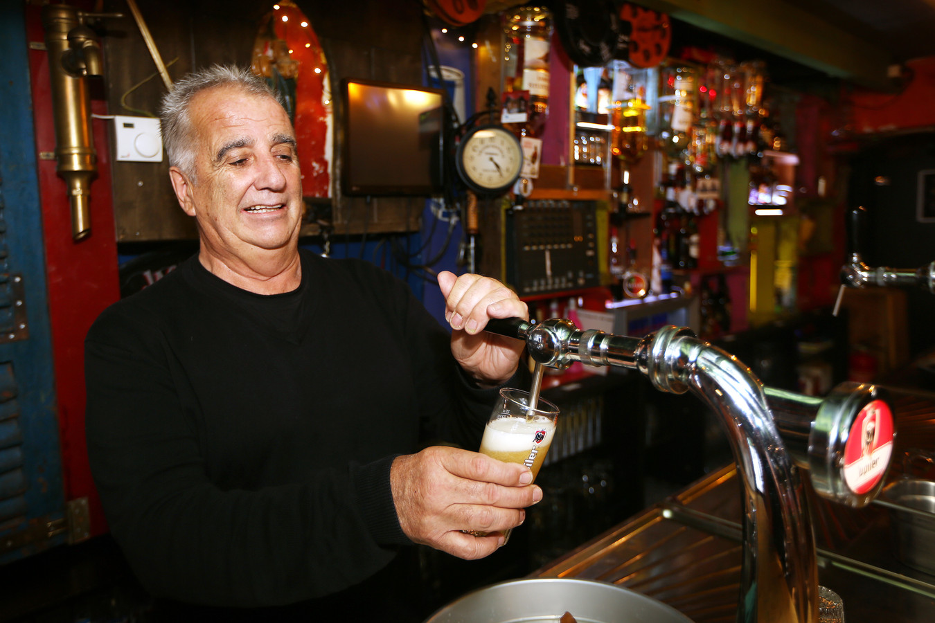 Hulpactie voor zieke oud-uitbater Goossens van Zunderts café Stuivezand ...