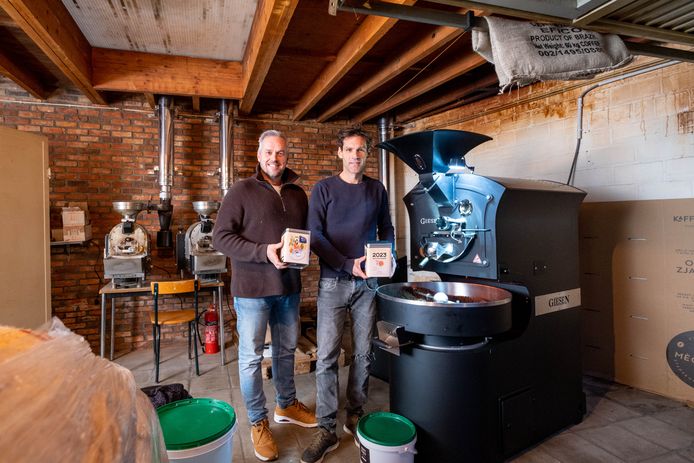 Kaffefabrik brandt kunstzinnige eindejaarskoffie: “Deel opbrengst gaat ...