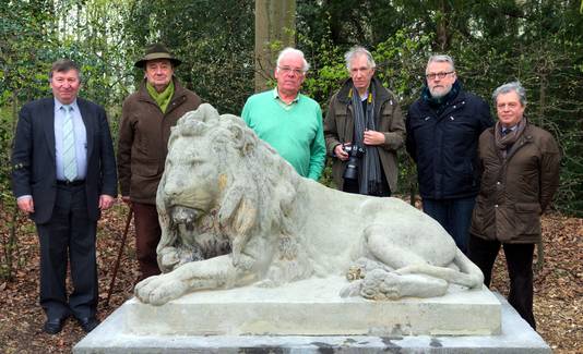 Standbeeld De Leeuw in Scheldepark gerestaureerd | Temse | hln.be