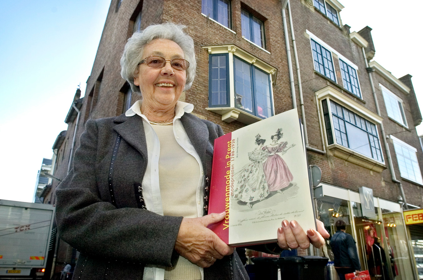 Marie Jes Ghering verzamelde álles: ‘Een deel van haar collectie ligt ...