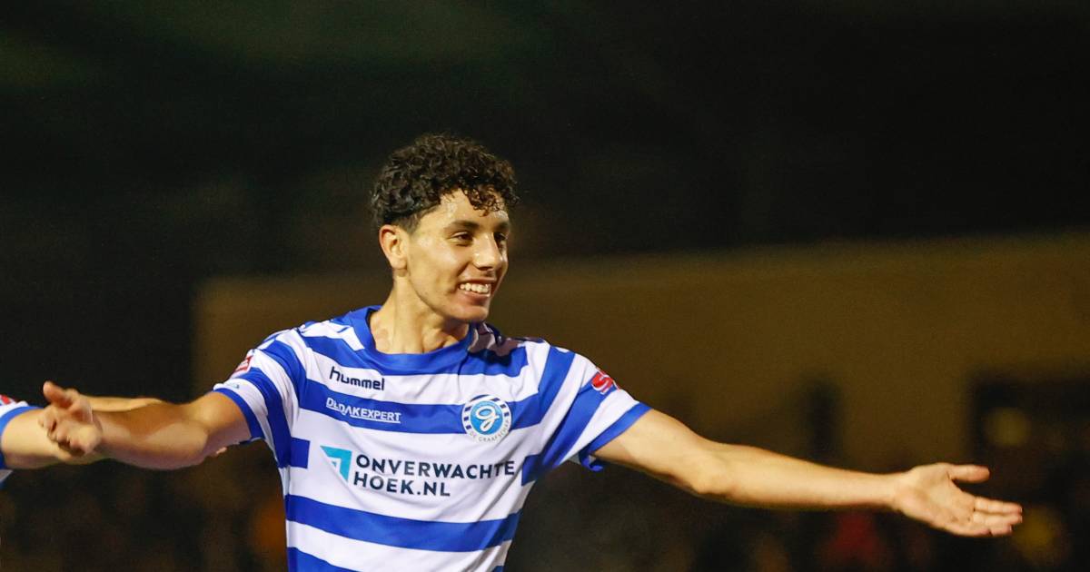 De Graafschap O21 wint met 9 man van Willem II; rood voor Sam Bisselink ...