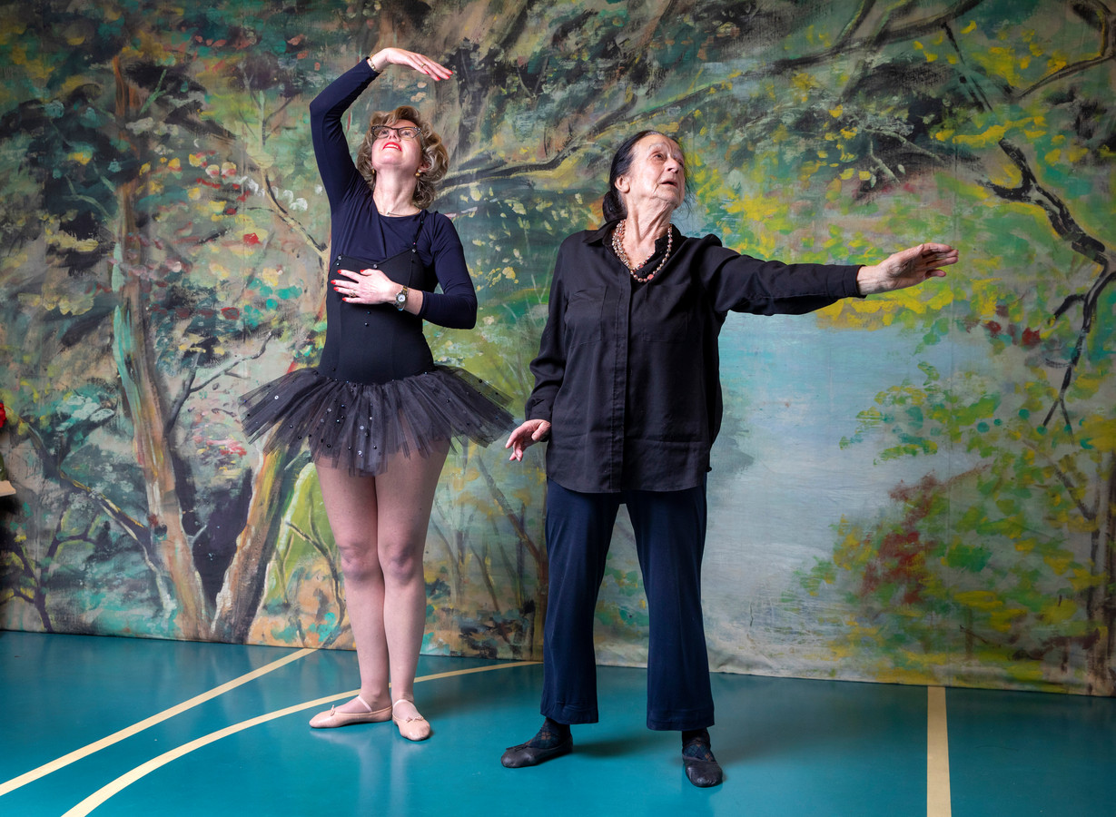 Elske en haar grote voorbeeld balletjuf Tiny (94) laten zien dat ...