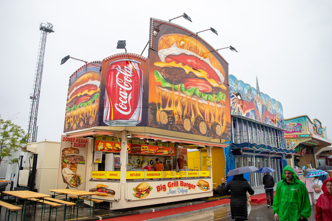 REPORTAGE. Met 18 kramen op de Sinksenfoor: voor kermisfamilie Delforge ...