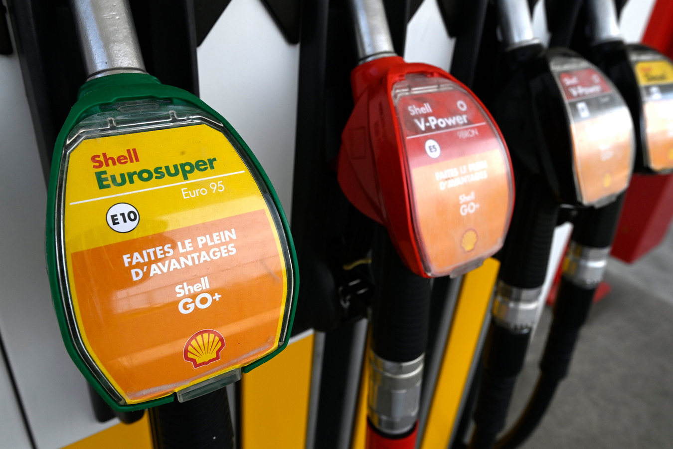 Bonne nouvelle à la pompe: l’essence moins chère à partir de mercredi ...