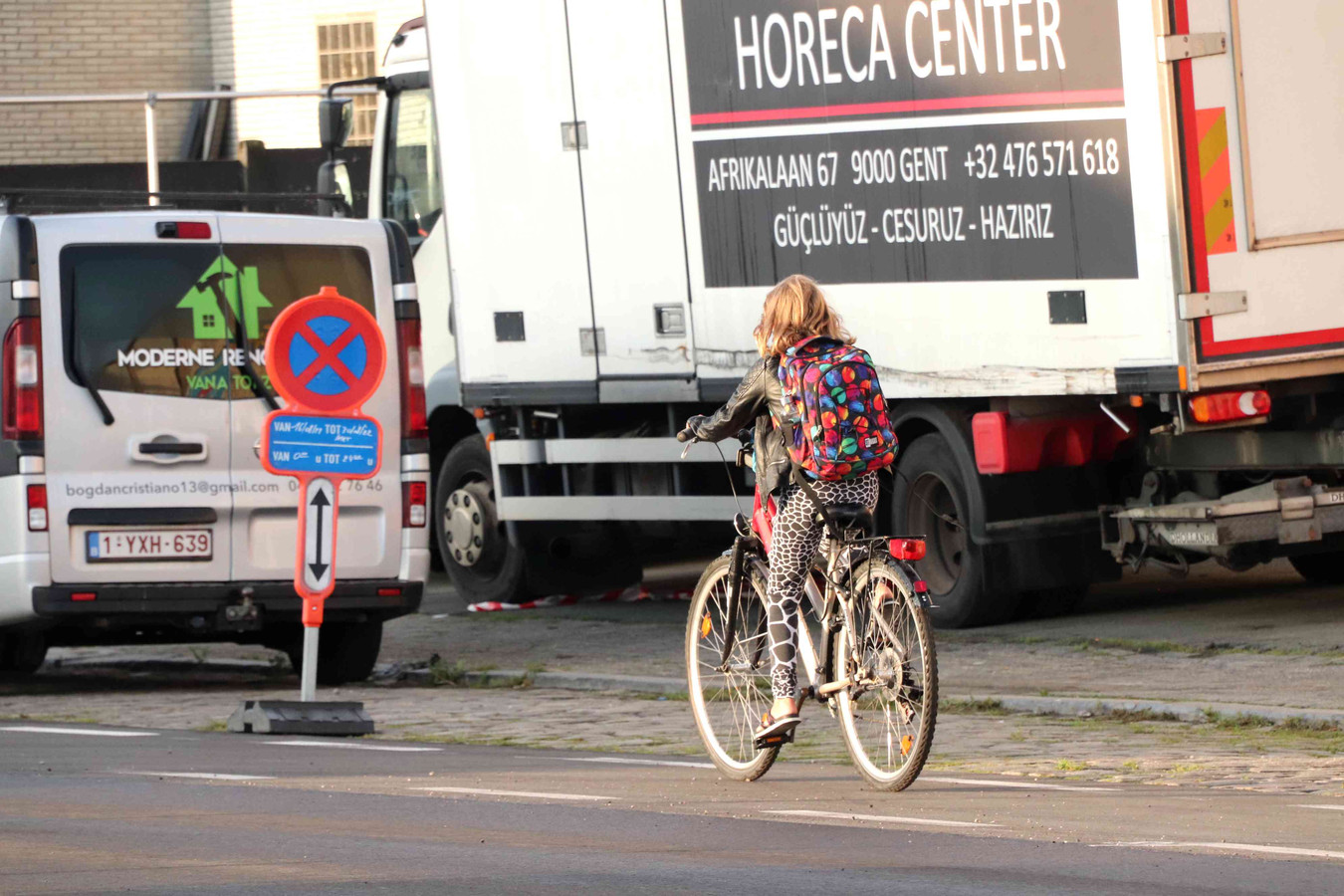 Populair fiets- en wandelpad langs Oude Dokken 2 jaar afgesloten. Stad Gent grijpt in: “Het was ...