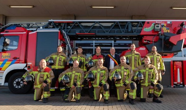 Meense brandweer verwelkomt 4 nieuwe rekruten: “Maar we zijn eigenlijk ...
