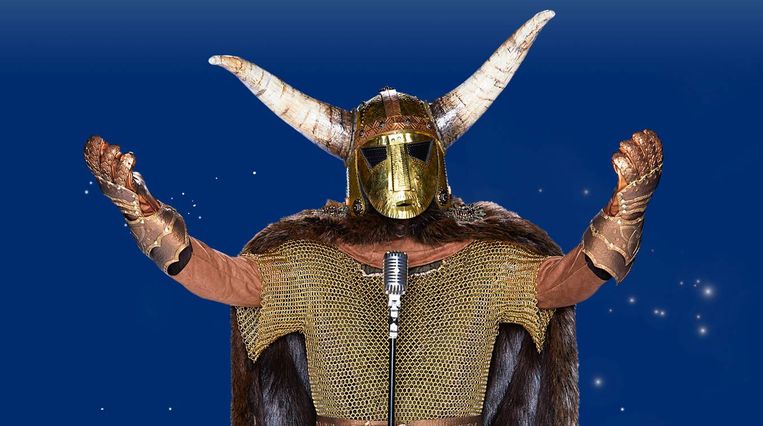 Kijkers van ‘The masked singer’ verbaasd na onthulling van viking: ‘Wat ...