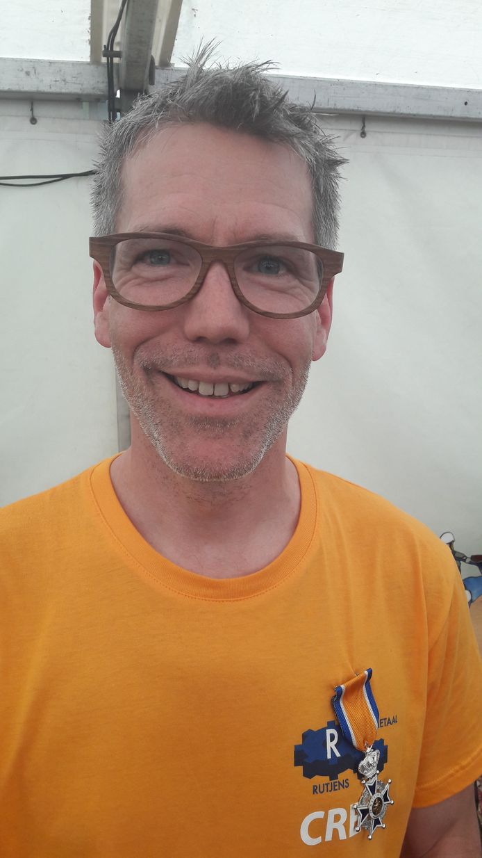 Tilburger geridderd vanwege inzet voor Helmvaarders in Helmond ...