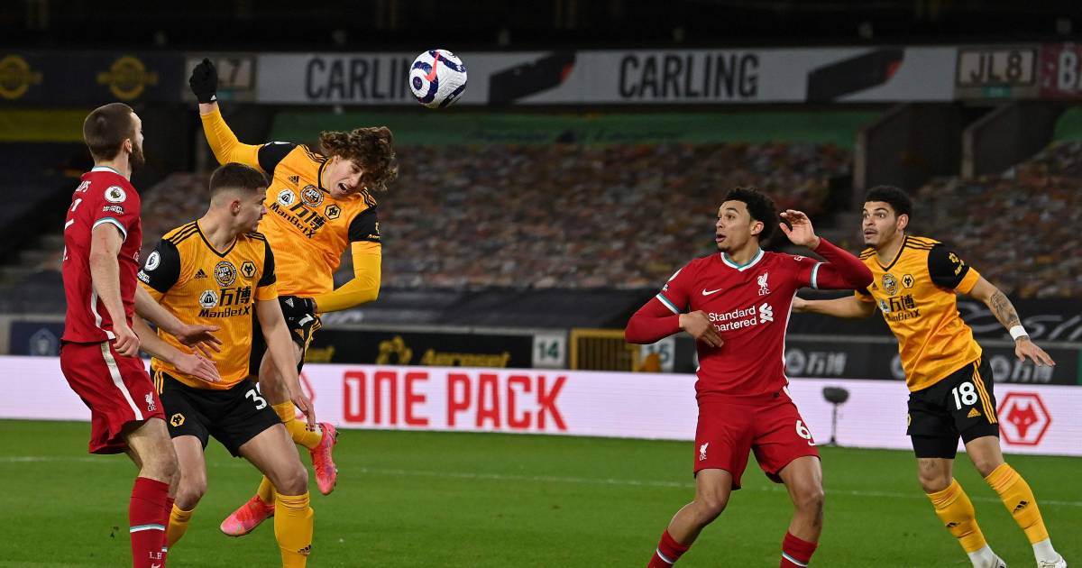 Zware hoofdblessure Wolves-keeper overschaduwt zeldzame zege Liverpool ...