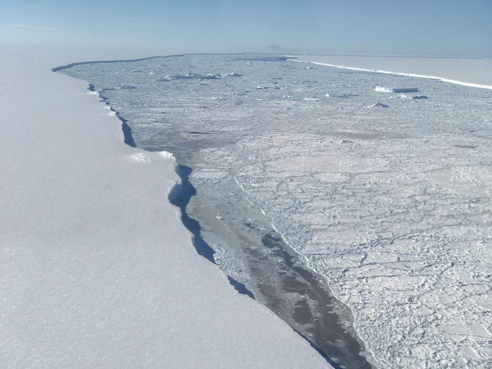 Antarctische ijsplaat zo groot als Rome uiteengevallen: ‘Voorteken van ...