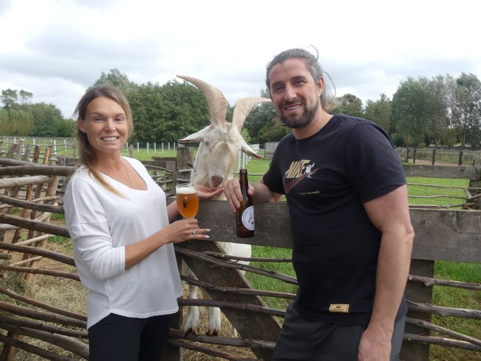 Deurles Geitenhoeve zorgt voor melk, kaas, desserts én een blond ...