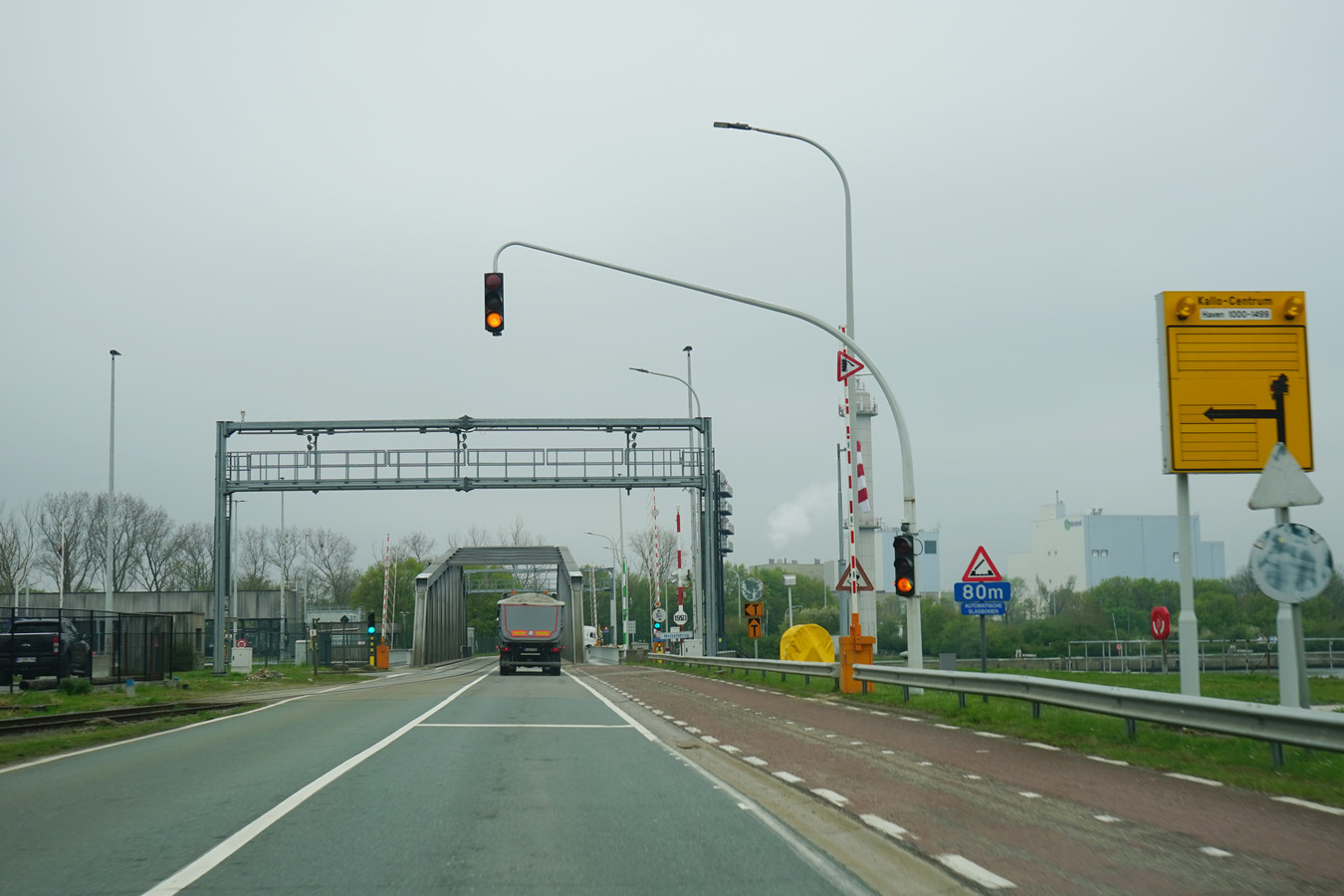 Eén jaar na VeloVeilig Vlaanderen: al meer dan jaar hinder door werken aan bruggen Kallosluis ...