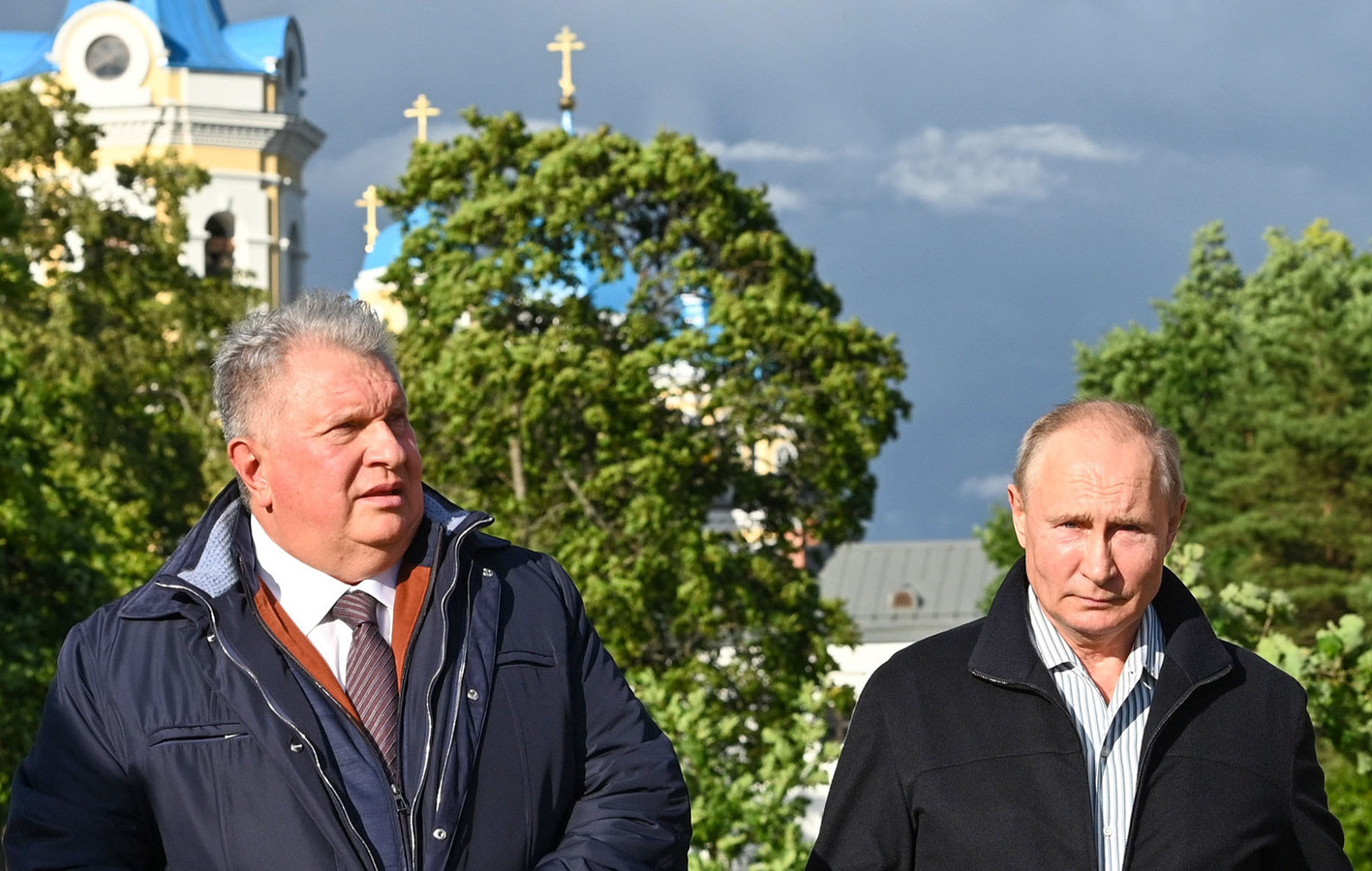 Steeds meer megajachten van Russische miljardairs aan de ketting | Foto ...