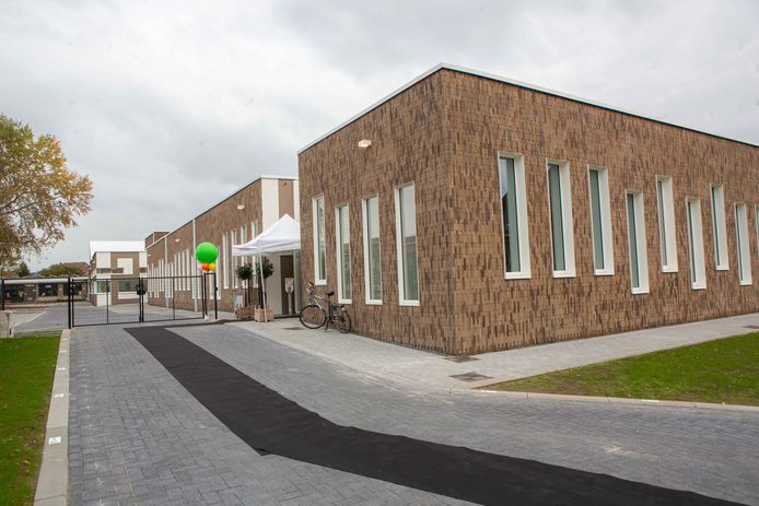 Nieuwbouw van GTSM kon eindelijk plechtig ingehuldigd worden | Merchtem | hln.be