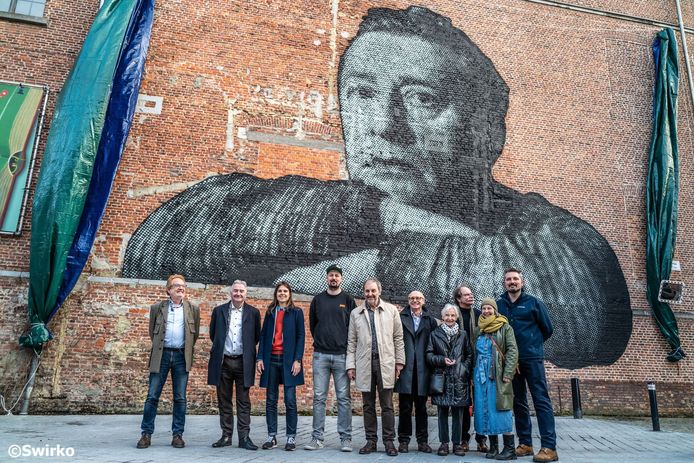 Muurschildering Louis Paul Boon onthuld aan Utopiaplein | Aalst | hln.be