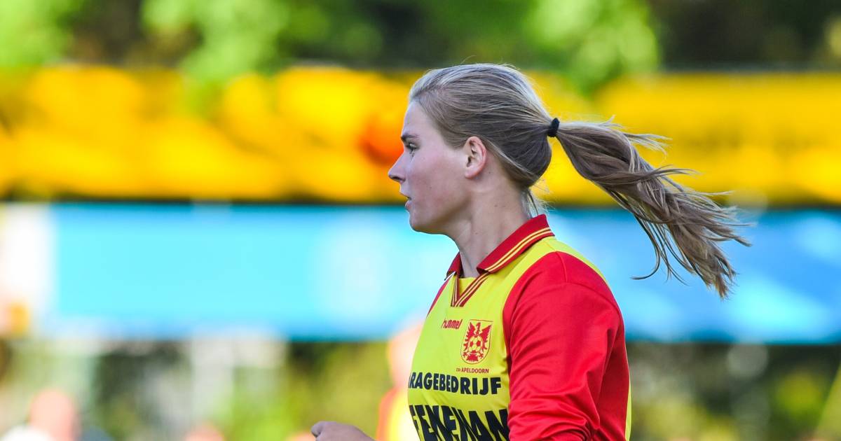 Dierense voetbalster Marit Auée in Oranje O16 | Voetbal Arnhem ...