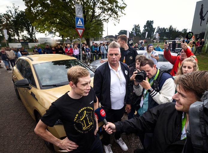 Mark van Horik uit Lierop is avondje ‘bodyguard’ en holt achter ...