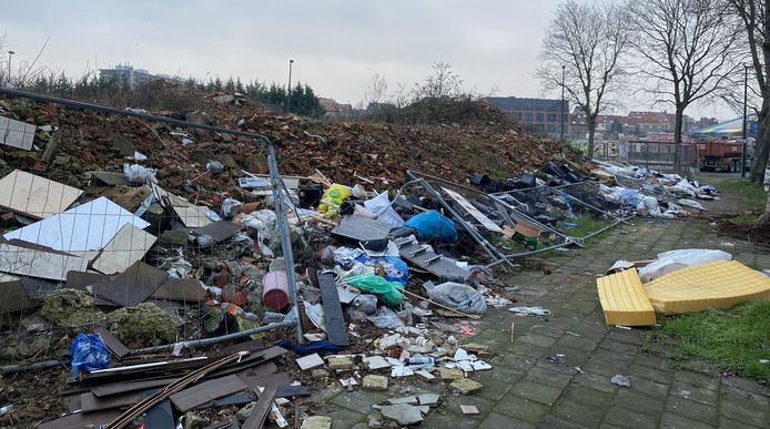 Un lieu de dépôts clandestins découvert à Anderlecht: la réputation de ...