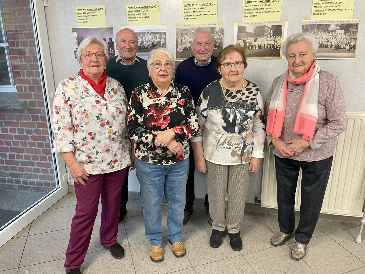 Jubilerende kaarters-en teerlingclub de Link huldigt verdienstelijke ...