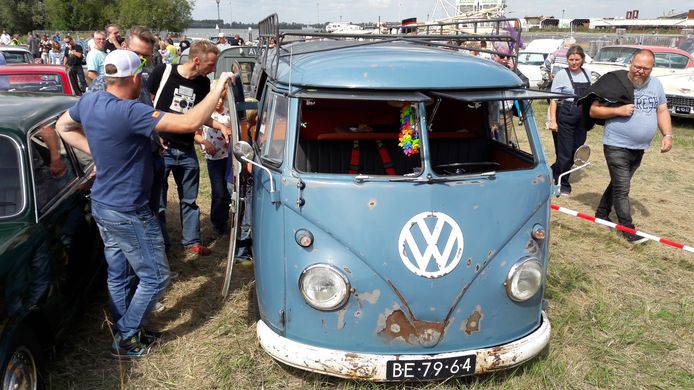 Ongekende drukte op Oldtimer Festival in Moerdijk | Moerdijk | bndestem.nl