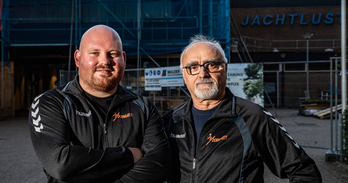 Wiegman neemt Nimani mee als troef naar Twello: ‘Maar langs de lijn mag ...