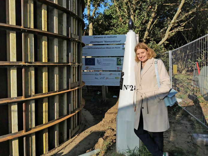 Nieuw uitkijkpunt staat letterlijk op de grens en dat zorgt voor ...