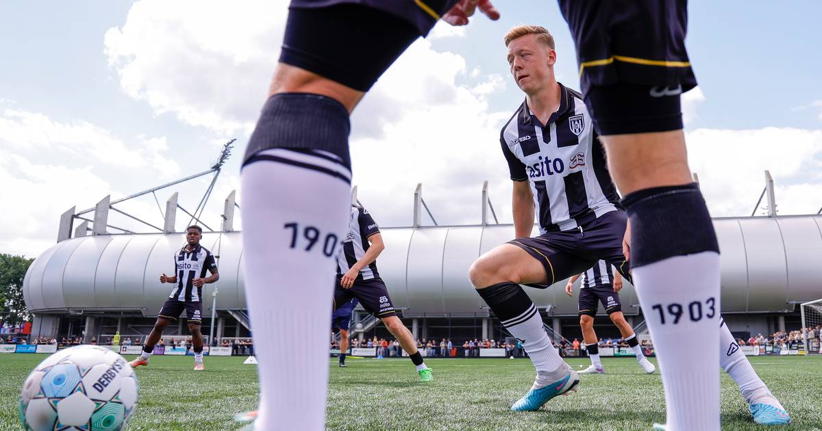 Heracles-trainer John Lammers na eerste oefensessie van het nieuwe ...