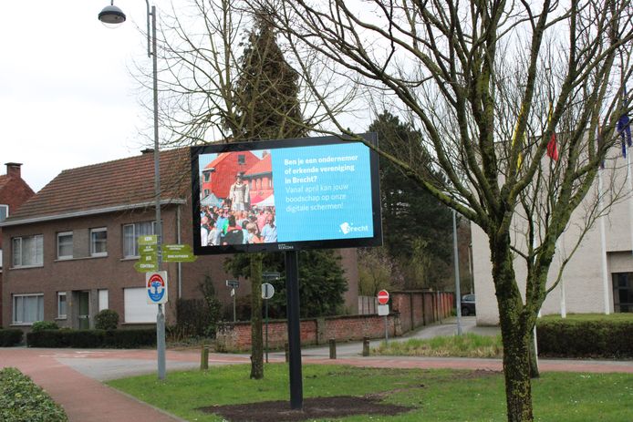 Brecht neemt drie digitale informatieschermen in gebruik | Brecht | hln.be