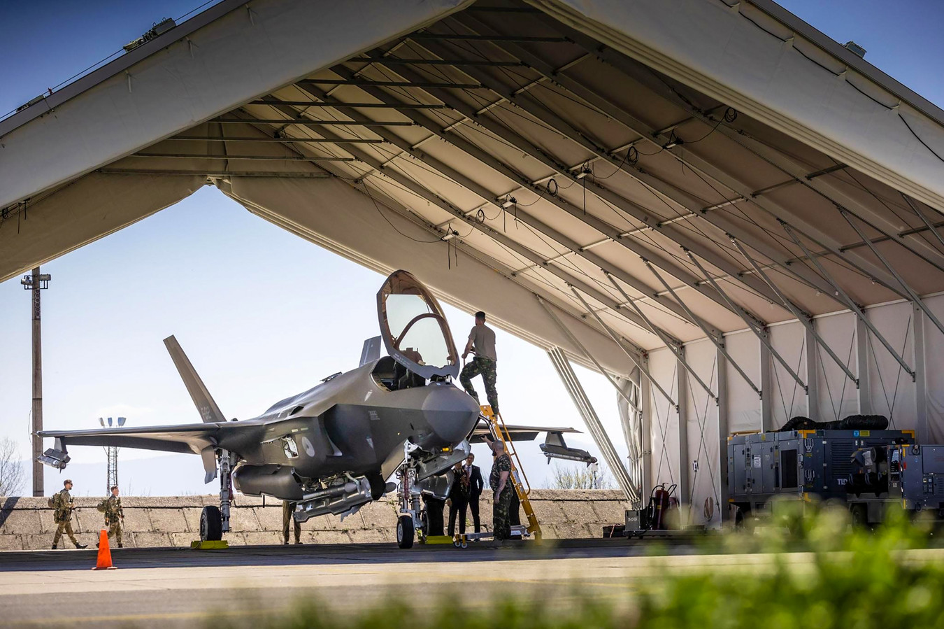 Nederlandse F-35 bewaakt Bulgaars luchtruim om Russen op afstand te ...