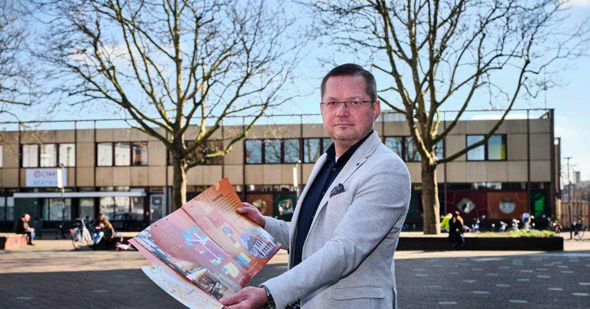 Ruud is al jaren winkelier in centrum van Pijnacker dat stilstaat ...