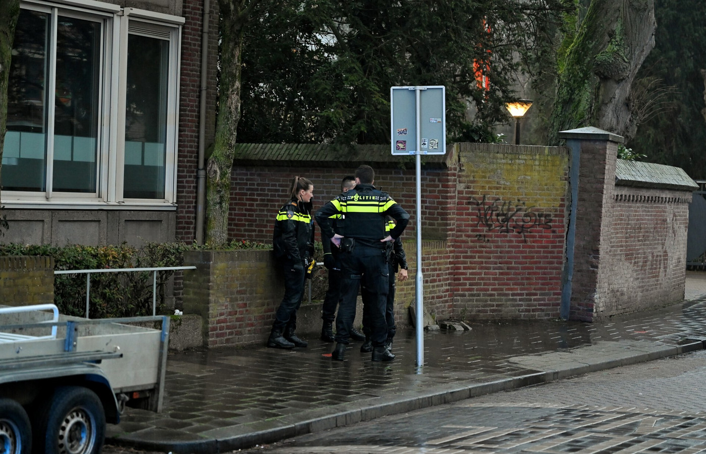 Man gewond bij steekincident in Tilburg | Foto | bd.nl Man gewond bij steekincident in Tilburg | Foto | bd.nl