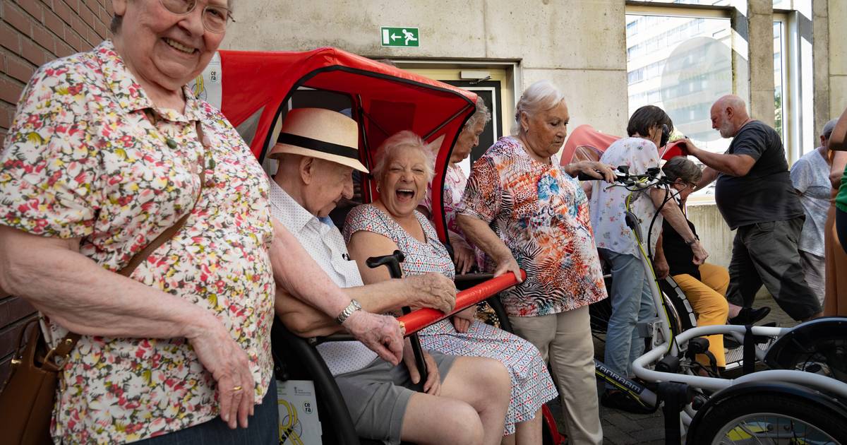 Zorgbedrijf Antwerpen stapt in project om bewoners rond te rijden met ...