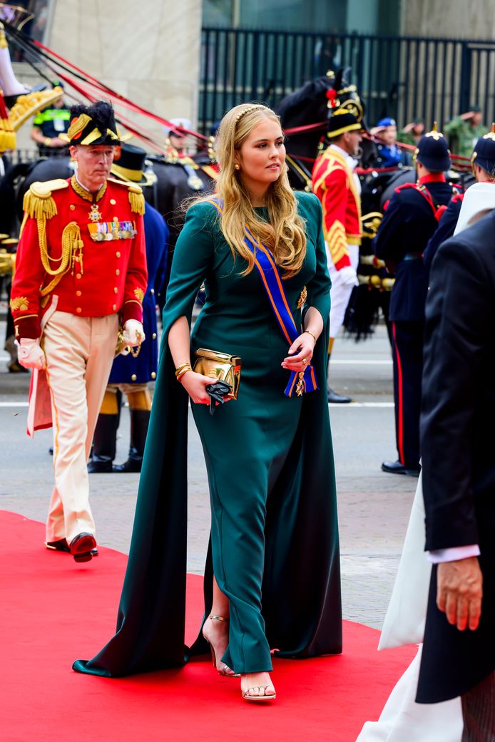 IN BEELD. Prinses Alexia scoort met jurk uit kast van Máxima op Prinsjesdag | Royalty | hln.be