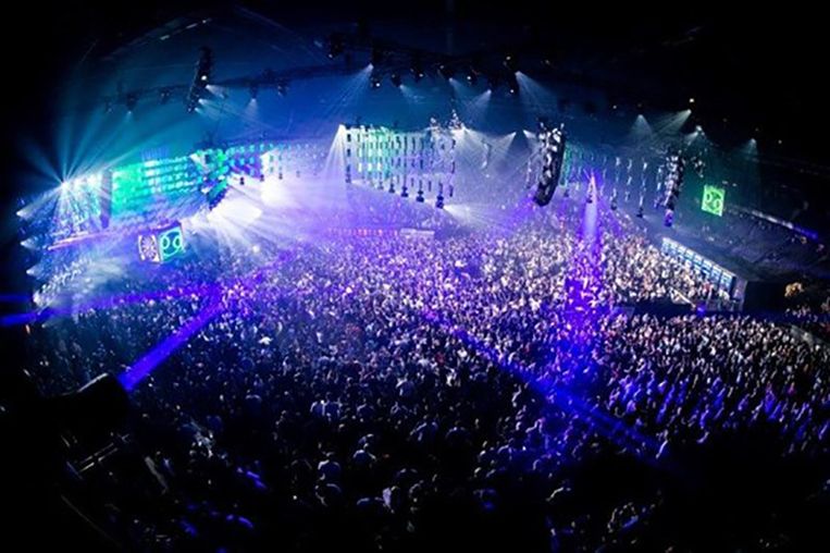 Zillionpubliek blaast "allerlaatste keer" verzamelen in Sportpaleis