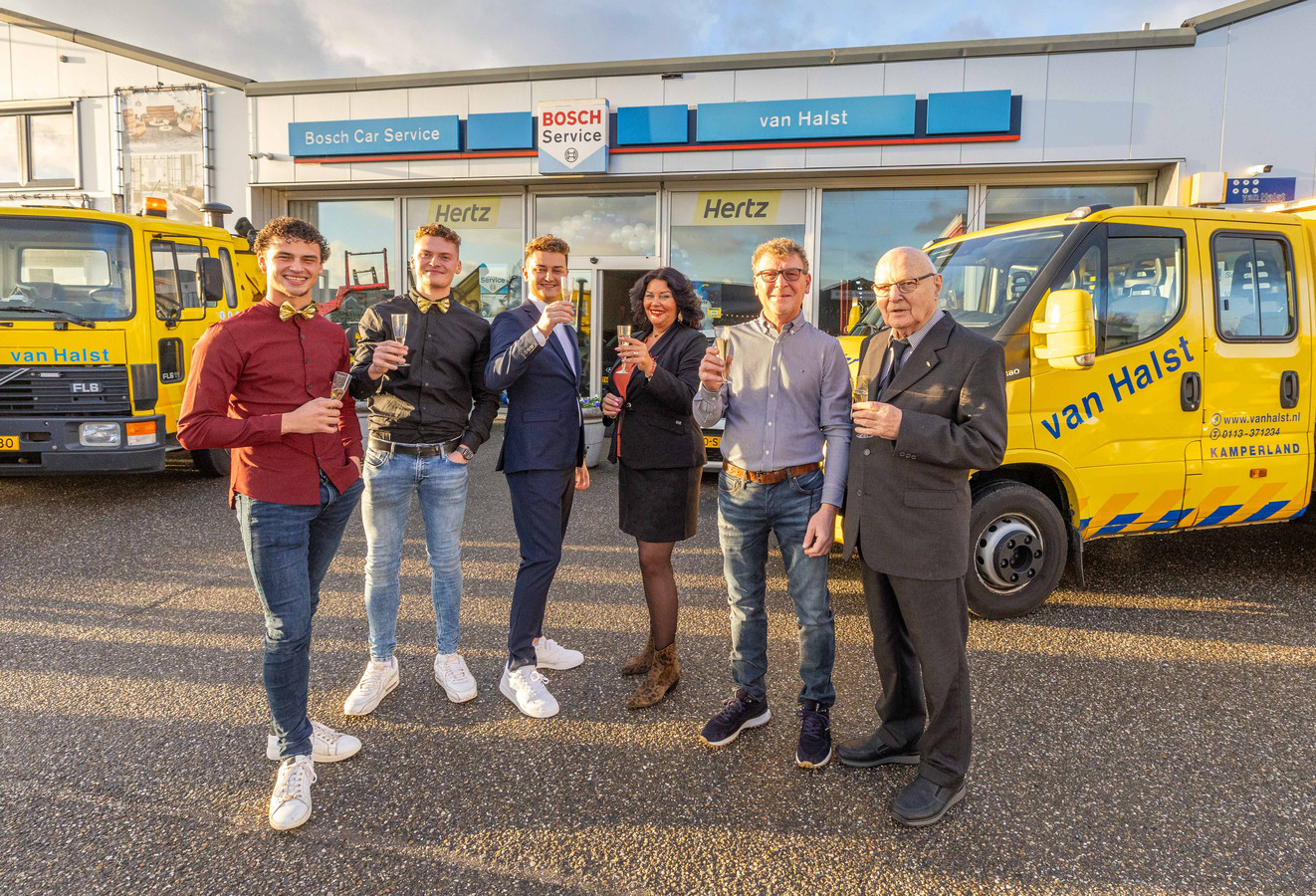 Garage Van Halst in Kamperland bestaat 100 jaar; personeel verzorgt ...