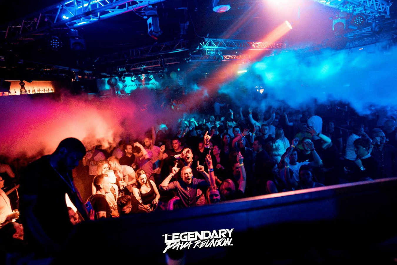 Yves viert jubileum legendarische discotheek Pavarotti met XXL-editie ...