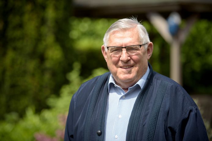 Antoon Poppeliers (1936-2024): innemend man die de juiste mensen aan ...