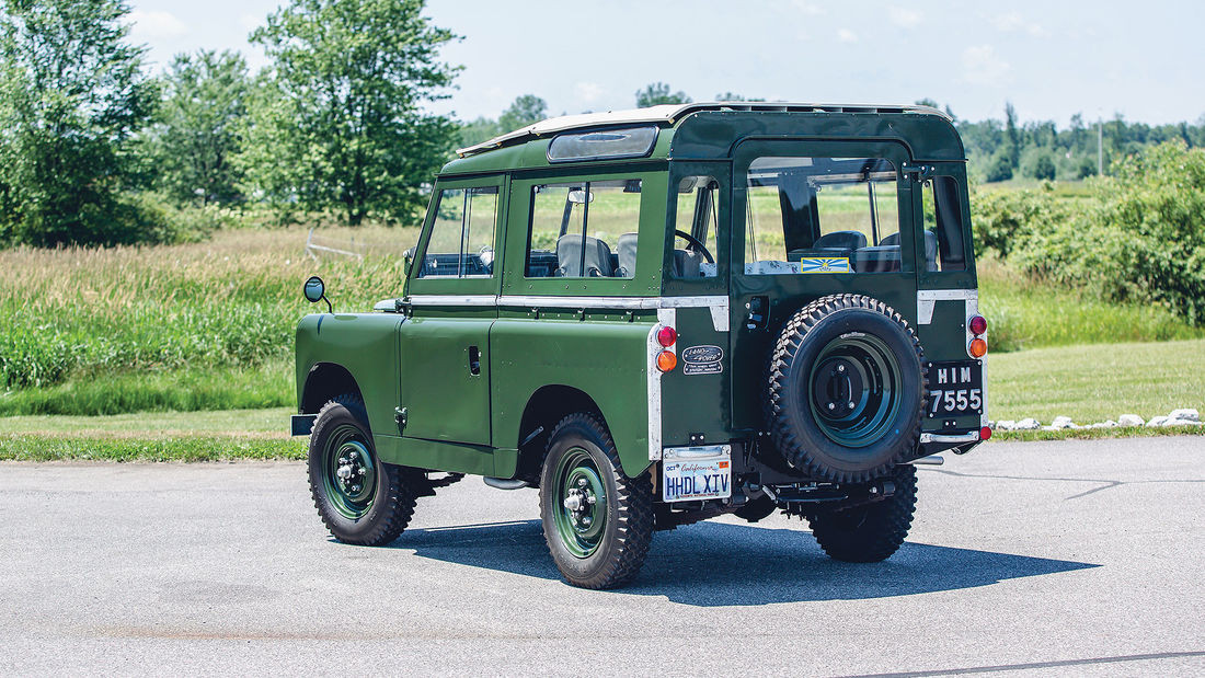 Land Rover van Dalai Lama geveild voor 130.000 euro | Foto | AD.nl