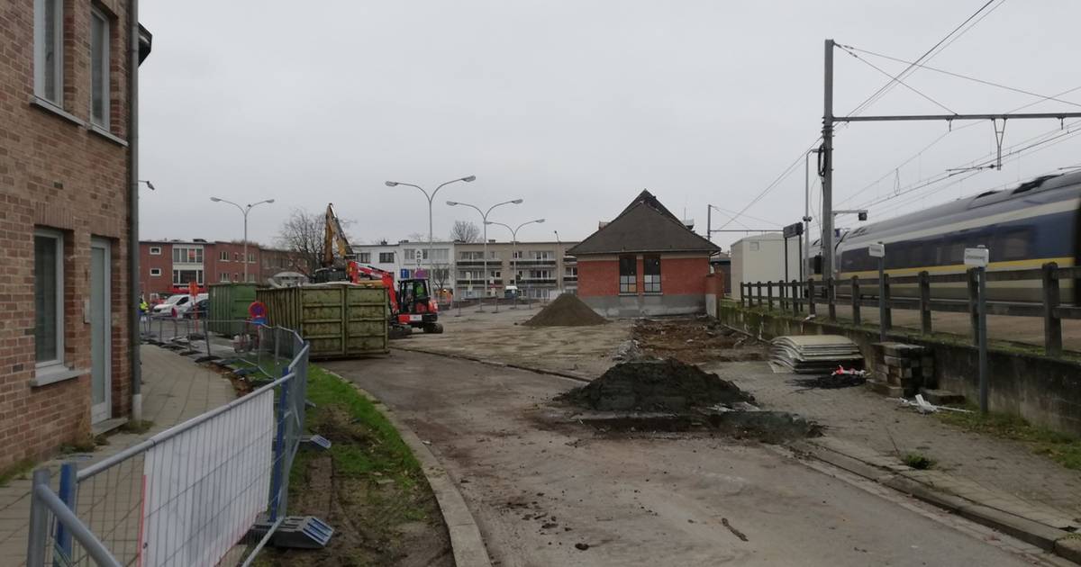 Stationsplein weer open tijdens eindejaarsperiode | Kontich | hln.be