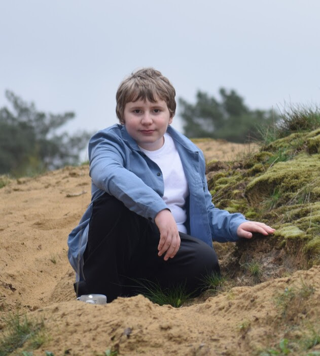 Wesley uit Temse doet zijn plechtige communie | Foto | hln.be