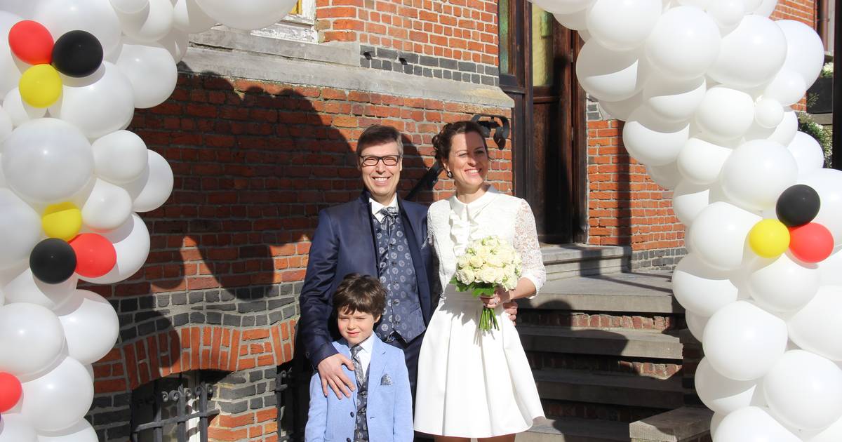 Feest in Horebeke: burgemeester Cynthia Browaeys trouwt met Peter ...