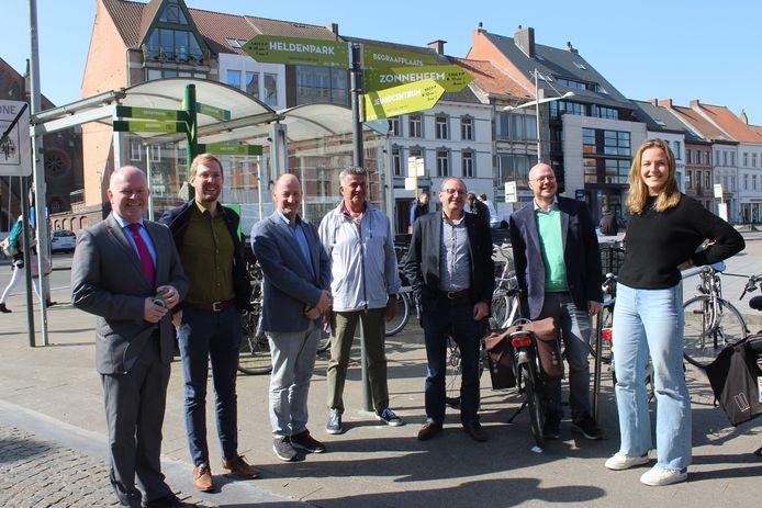 Wegwijzers moeten aanzetten tot meer wandelen en fietsen: “Elk stap die je zet maakt je gezonder ...