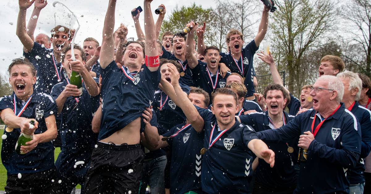 Op emotionele dag staat CCW ’16 voor het eerst met de kampioensschaal ...