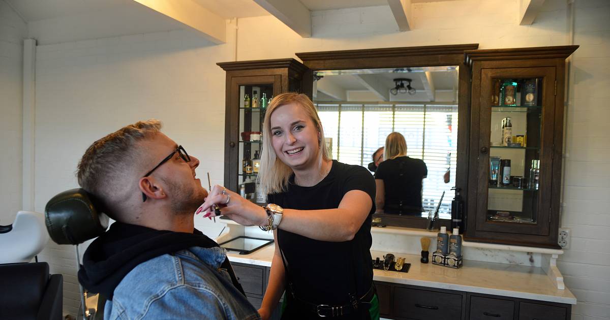 Mannen krijgen bij de Bruse Barbier warme aandacht | Schouwen-Duiveland ...
