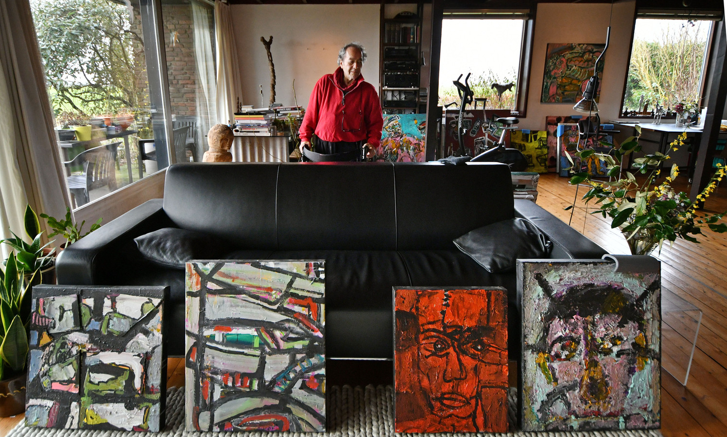 Fred Pollack schildert het gemis van zijn vermoorde ouders van zich af ...