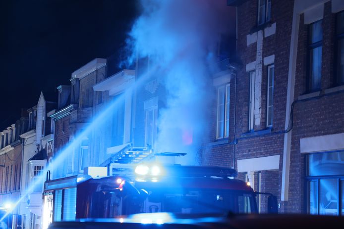 Drie woningen vernield bij uitslaande brand, 14 personen uit omliggende ...