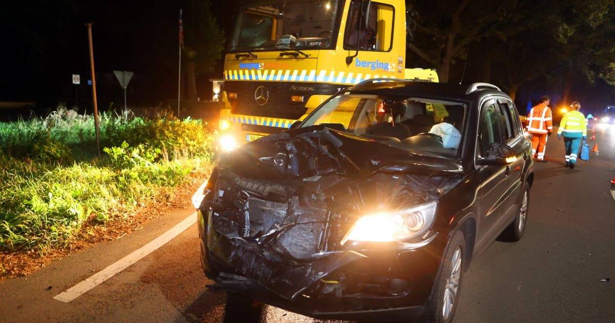 Bestuurder ramt auto met volle snelheid van achter op de N65 bij ...