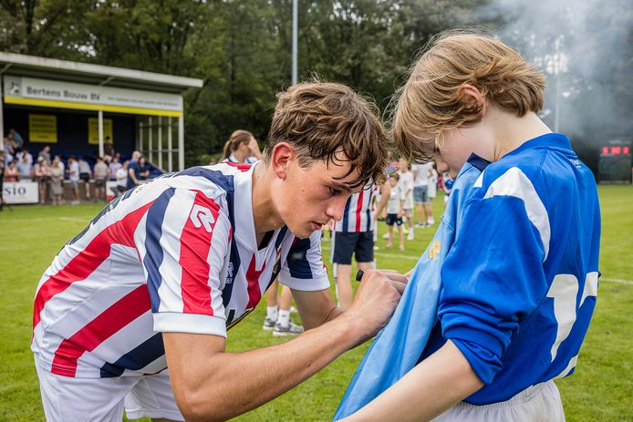 Willem II gaat 17-jarige 'zoon van' op korte termijn vastleggen ...