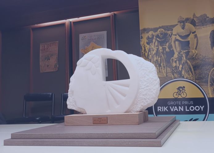 Wielerlegende Rik Van Looy krijgt eigen kunstwerk: “‘Kop van de Keizer ...